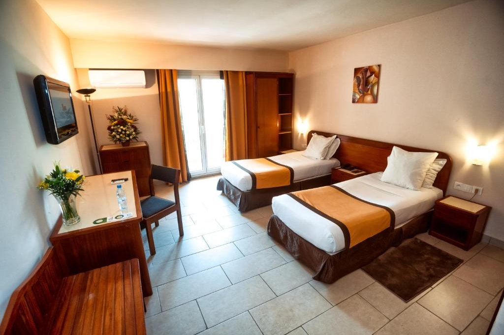 Café De Rome : Hotel 3 stars in Dakar