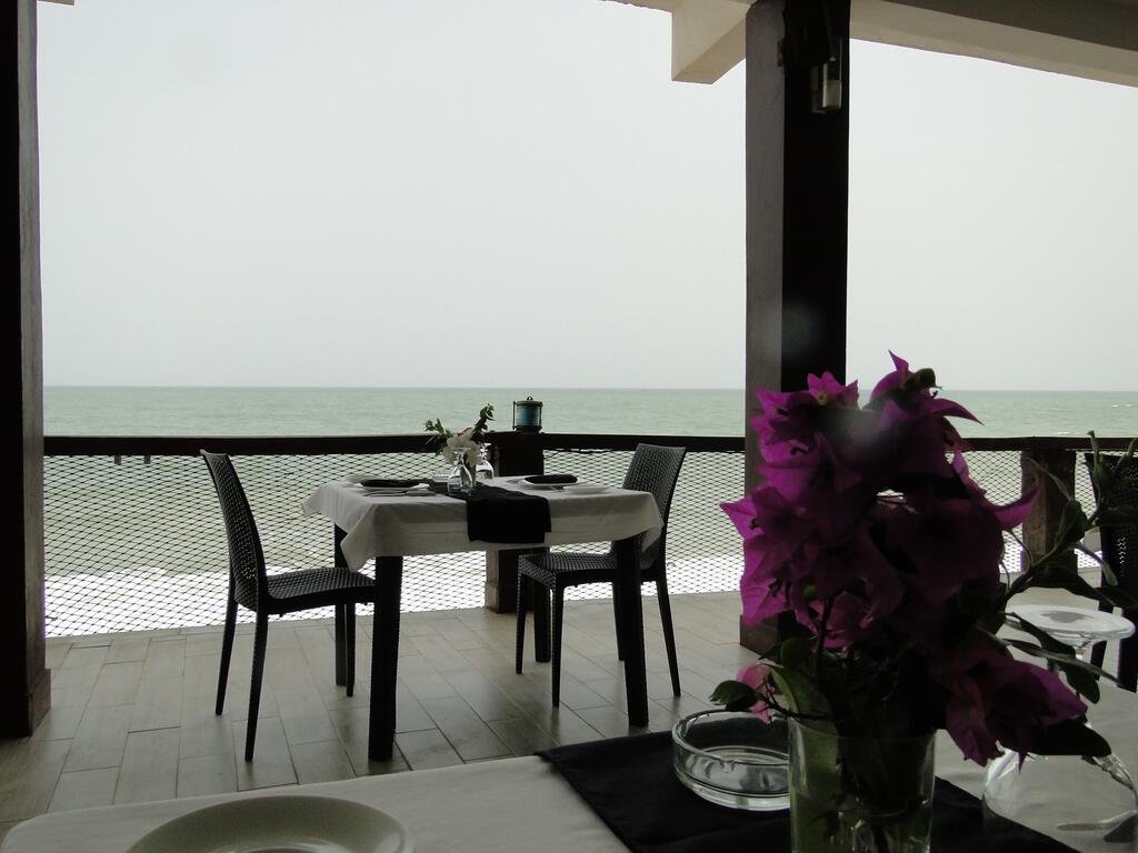 Iris hotel : Hotel 4 stars at Dakar | official website